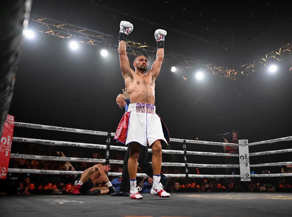 Keith Thurman Makes Triumphant Return To Boxing In Sydney (Video ...