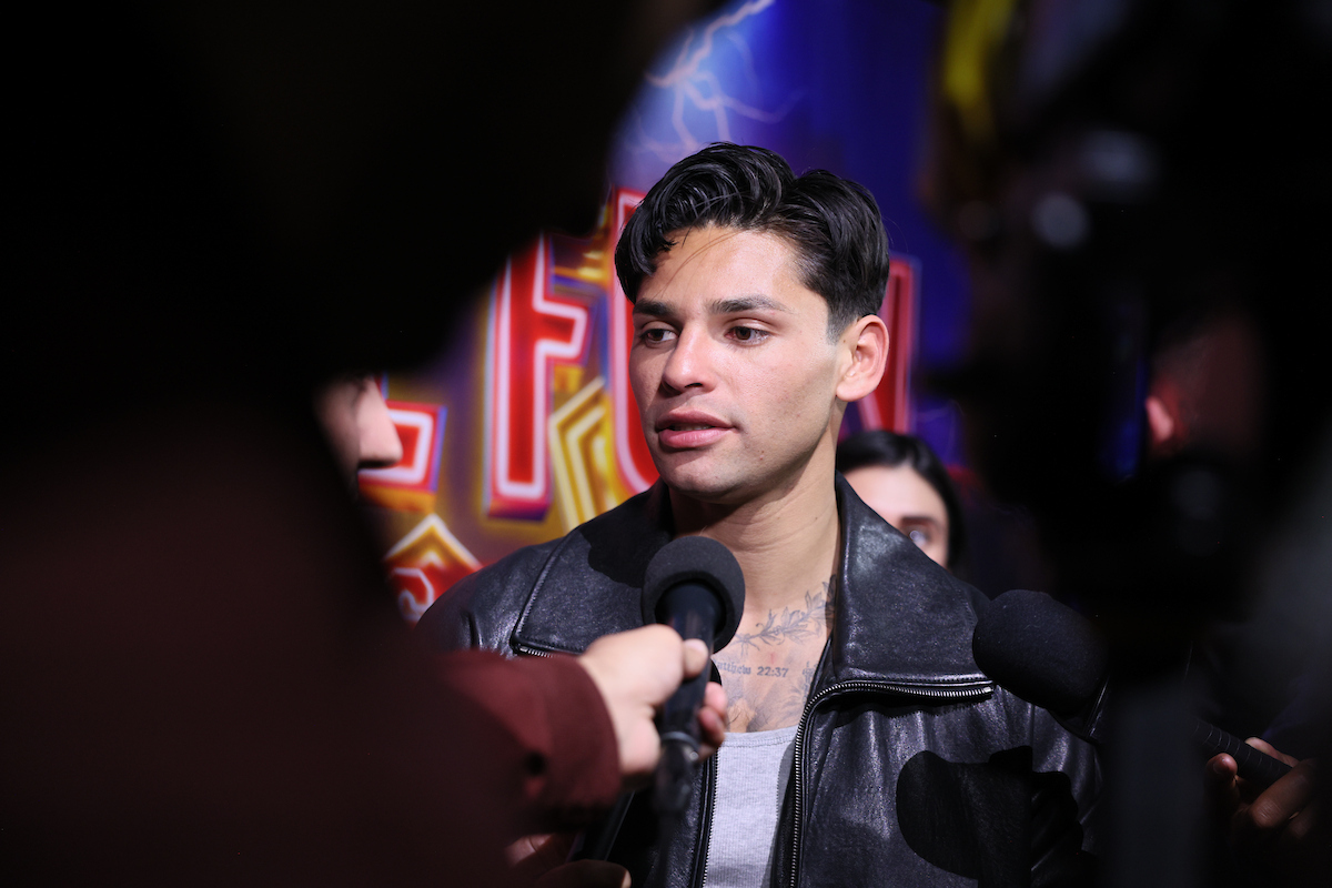 Ryan Garcia 'Signs' A Contract on IG Live To Face WBC 147 lb Champion ...