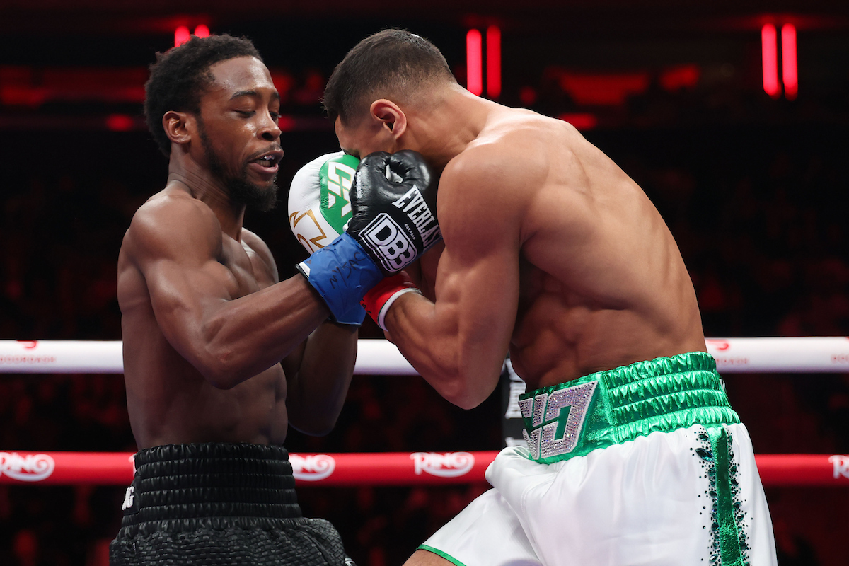 Lopez vs Stevenson Undercard Results: Bruce Carrington & Keyshawn Davis ...